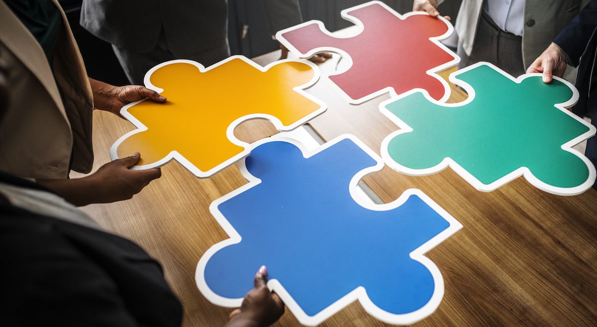 Social Learning and Fostering Connectedness in Online Courses